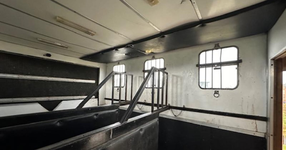 7.5t Build by Solitaire Coach Builders - Stalled for 3