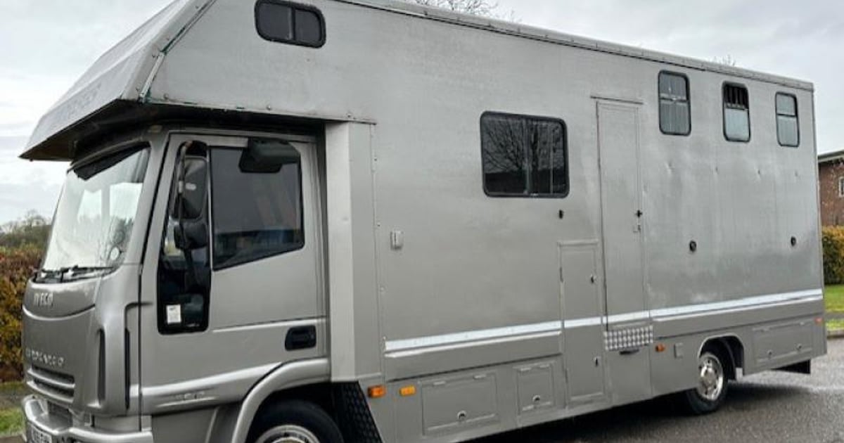 7.5t Build by Solitaire Coach Builders - Stalled for 3