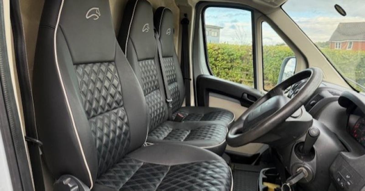 3.5T Peugeot Boxer Long Stall by Hunter Coach Builders